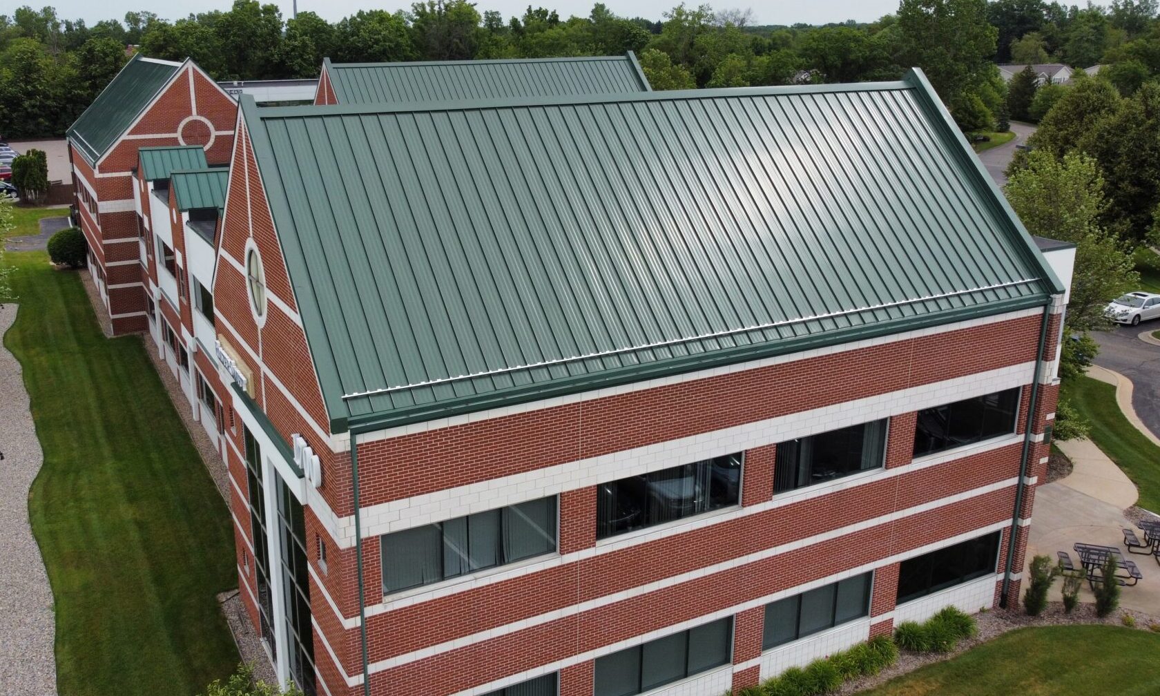 Standing Seam Metal Roofs | Roofing Contractors in Michigan
